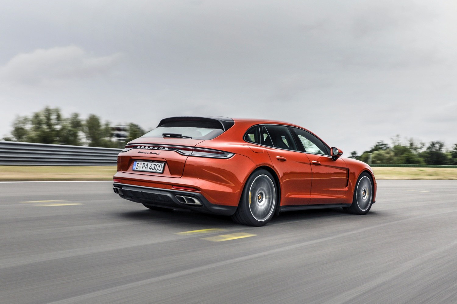 Porsche Panamera Sport Turismo (G2 II) GTS 4.0 V8 (480 Hp) PDK